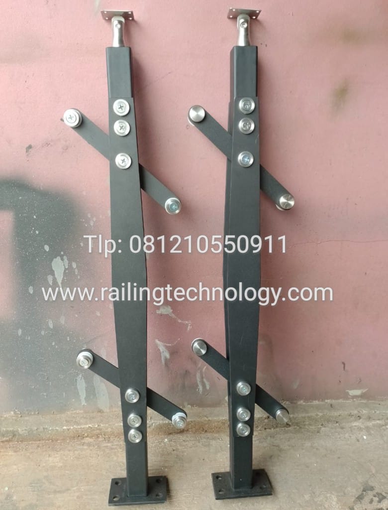 Tiang railing kaca. | RAILING TECHNOLOGY